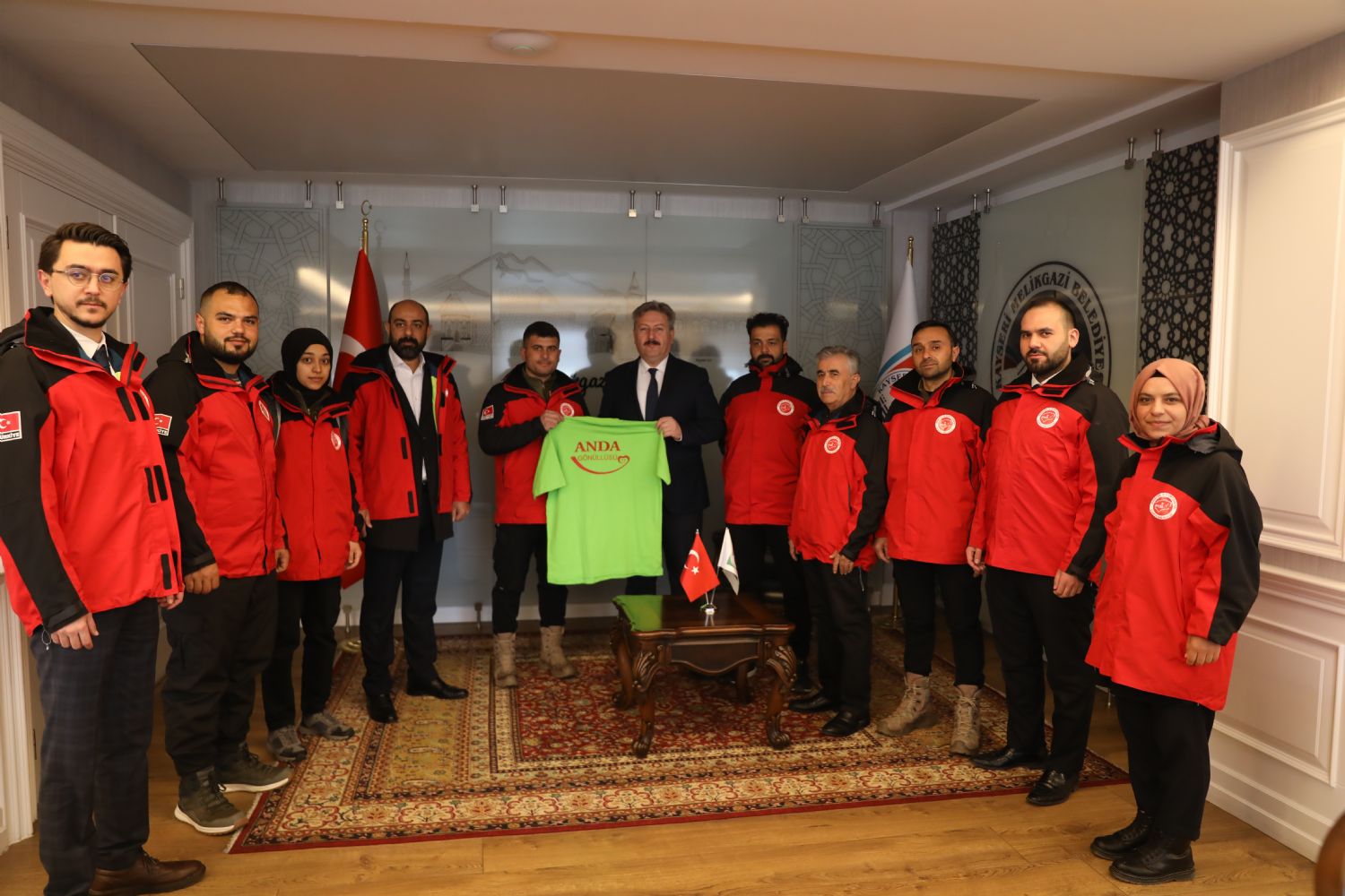 ANDA ARAMA KURTARMA EKİBİNDEN BAŞKAN PALANCIOĞLU’NA ZİYARET ANDA ARAMA KURTARMA EKİBİNDEN BAŞKAN PALANCIOĞLU’NA ZİYARET
